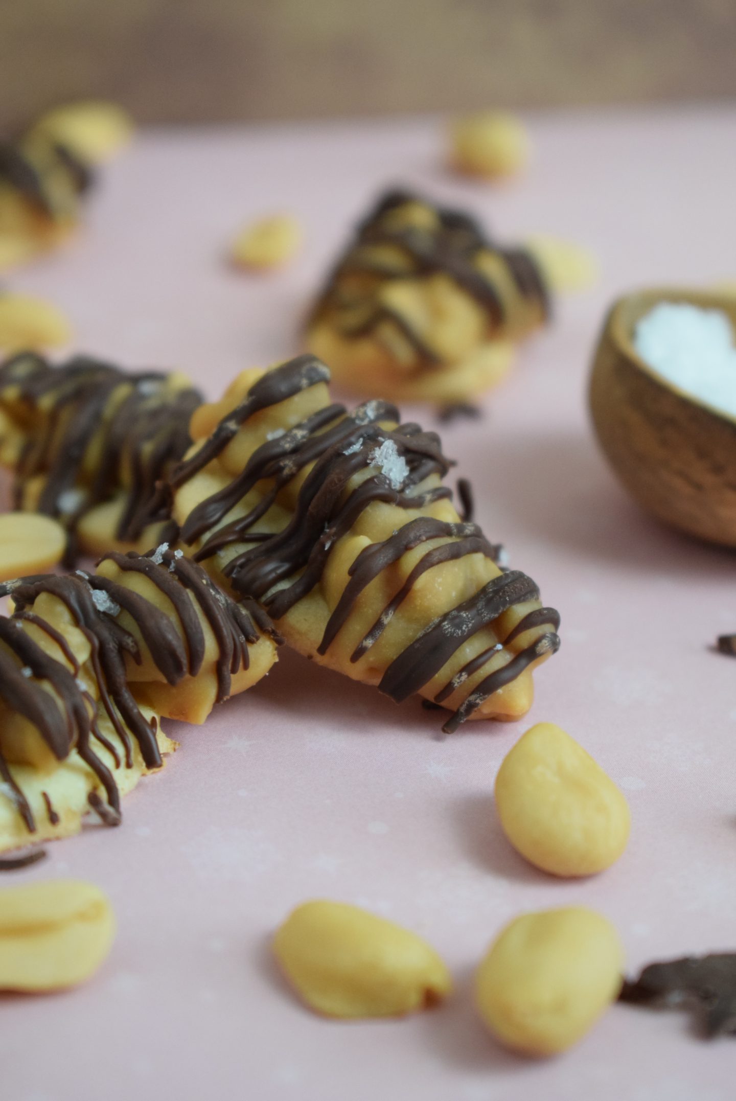 Erdnuss Toffee Plätzchen mit Fleur de Sel - Soni - Cooking with love